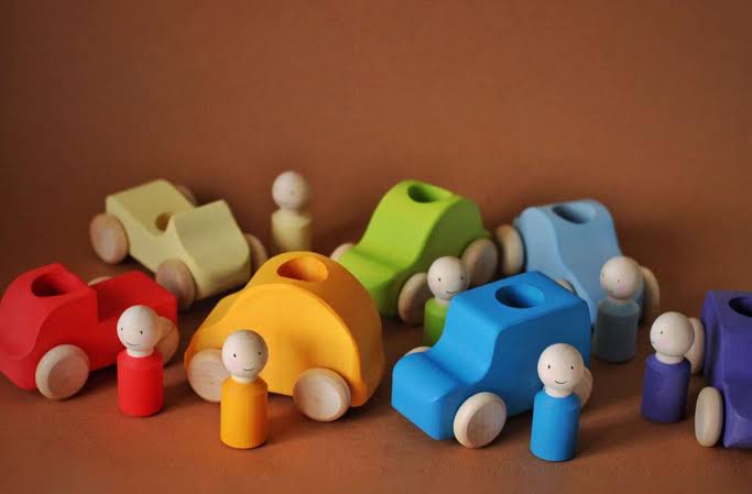 Skandico Peg People and Cars Set – The Simplified Playroom